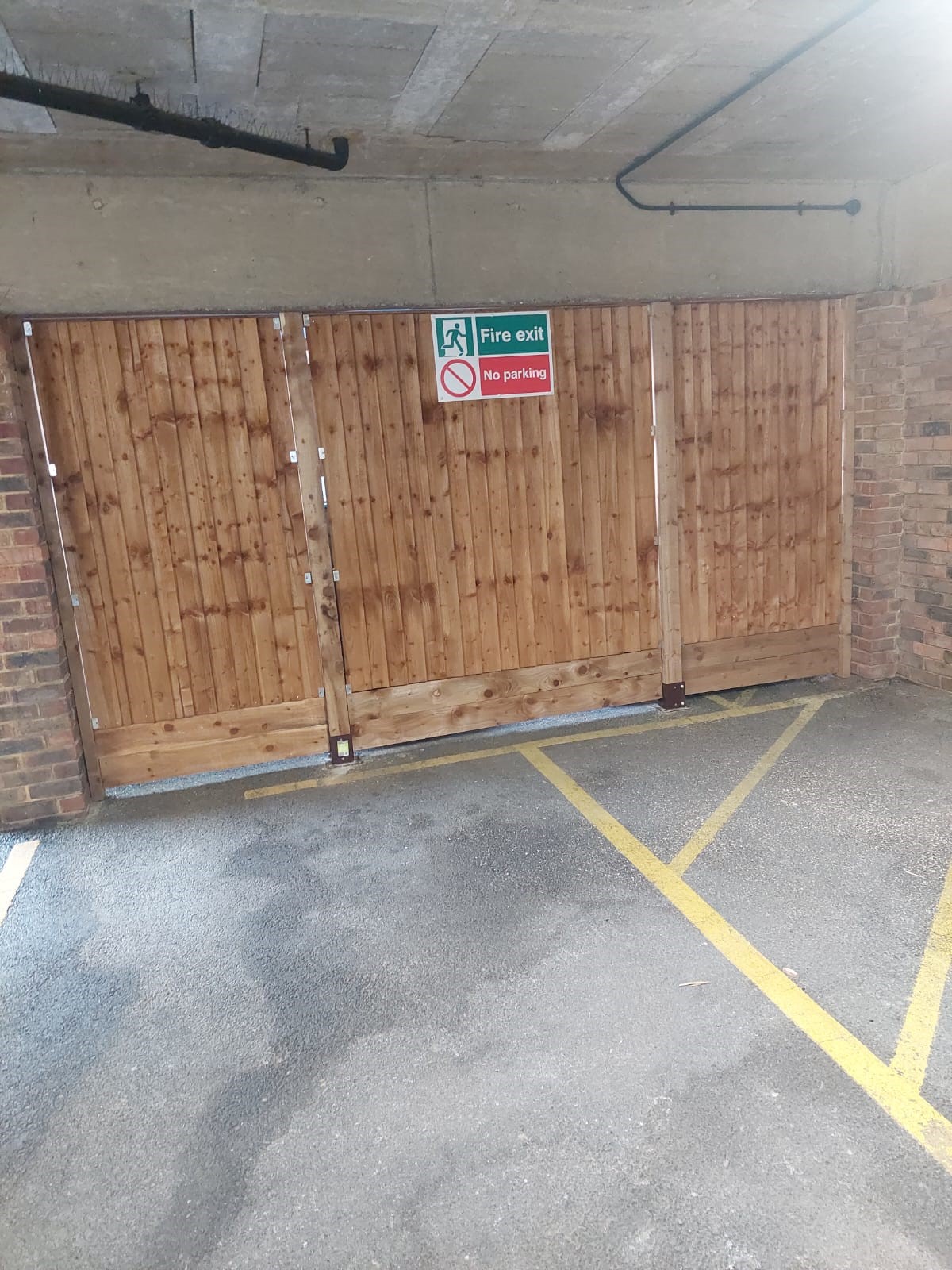 Norbury Health Centre, London - New Bin Compound